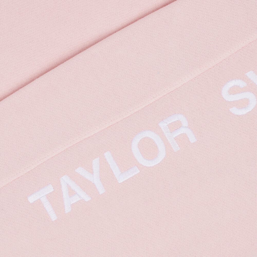 Taylor Swift Pink